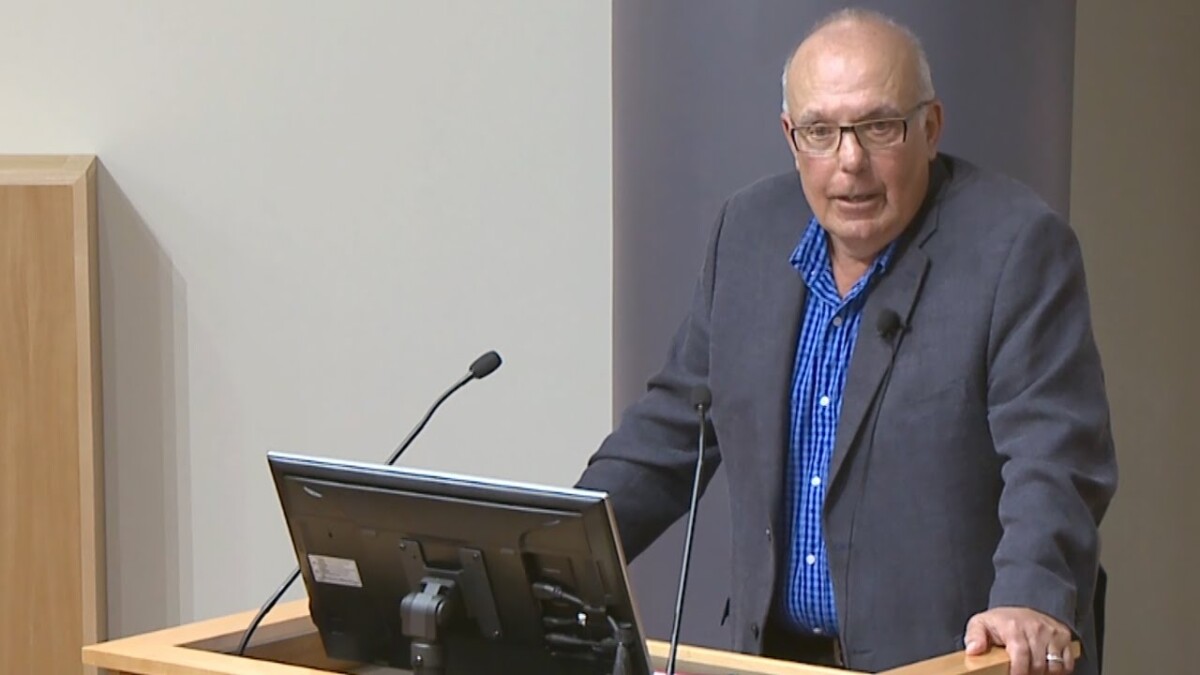 Vincent Mosco: Τις έξυπνες πόλεις τις κάνουν οι άνθρωποι και όχι η ...